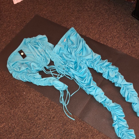 Tops | 2 Piece Set Scrunch Pants Will Stretch Out Once You Put The Out ...
